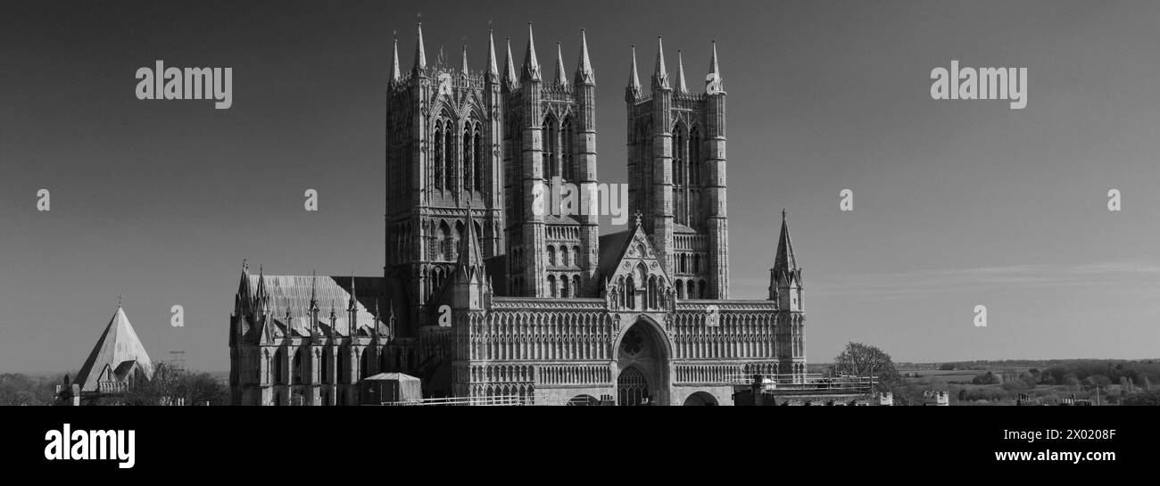 Spring colours over Lincoln cathedral, Lincoln City, Lincolnshire ...