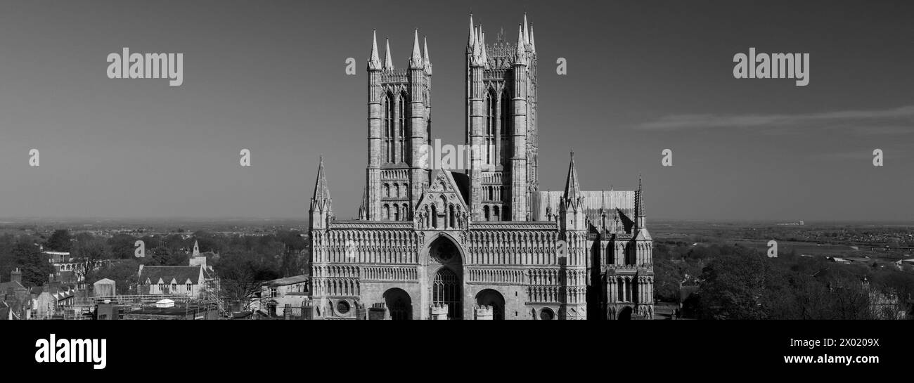 Spring colours over Lincoln cathedral, Lincoln City, Lincolnshire ...