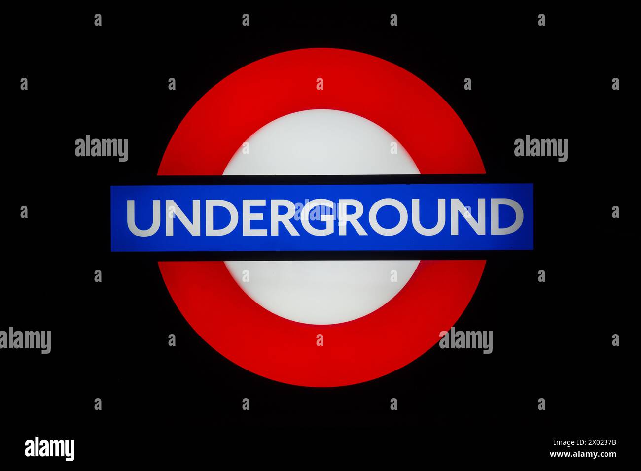 Illuminated london underground roundel tube hi-res stock photography ...