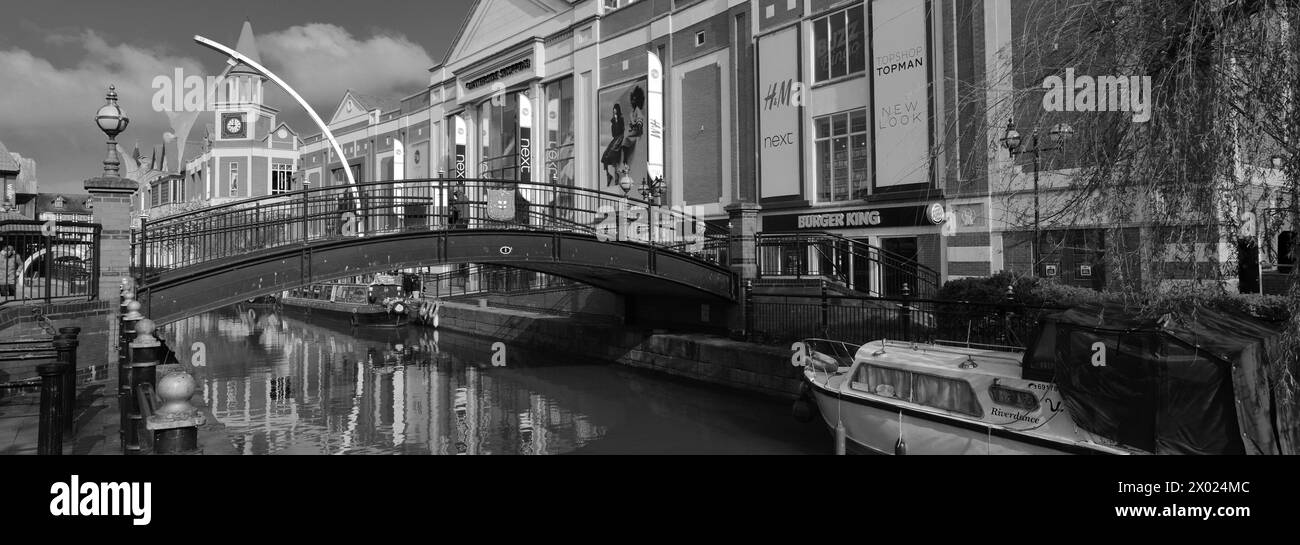 The Waterside Centre and the Empowerment sculpture, River Witham ...