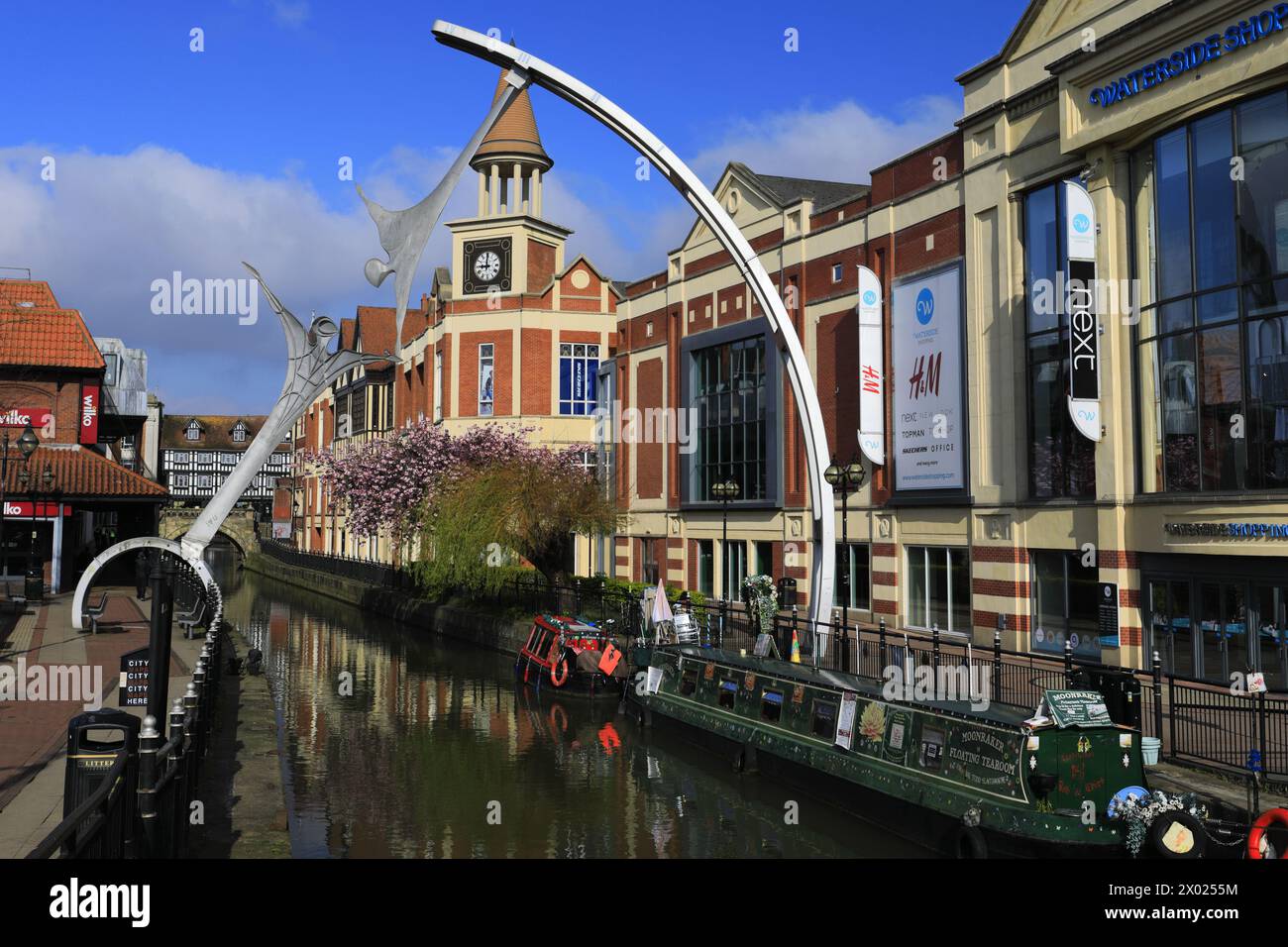 The Waterside Centre and the Empowerment sculpture, River Witham ...