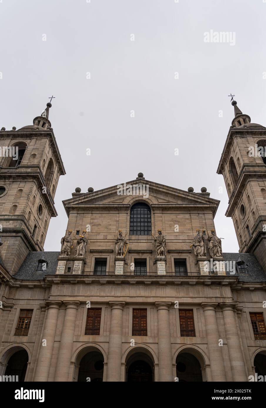 Austere classical architecture hi-res stock photography and images - Alamy