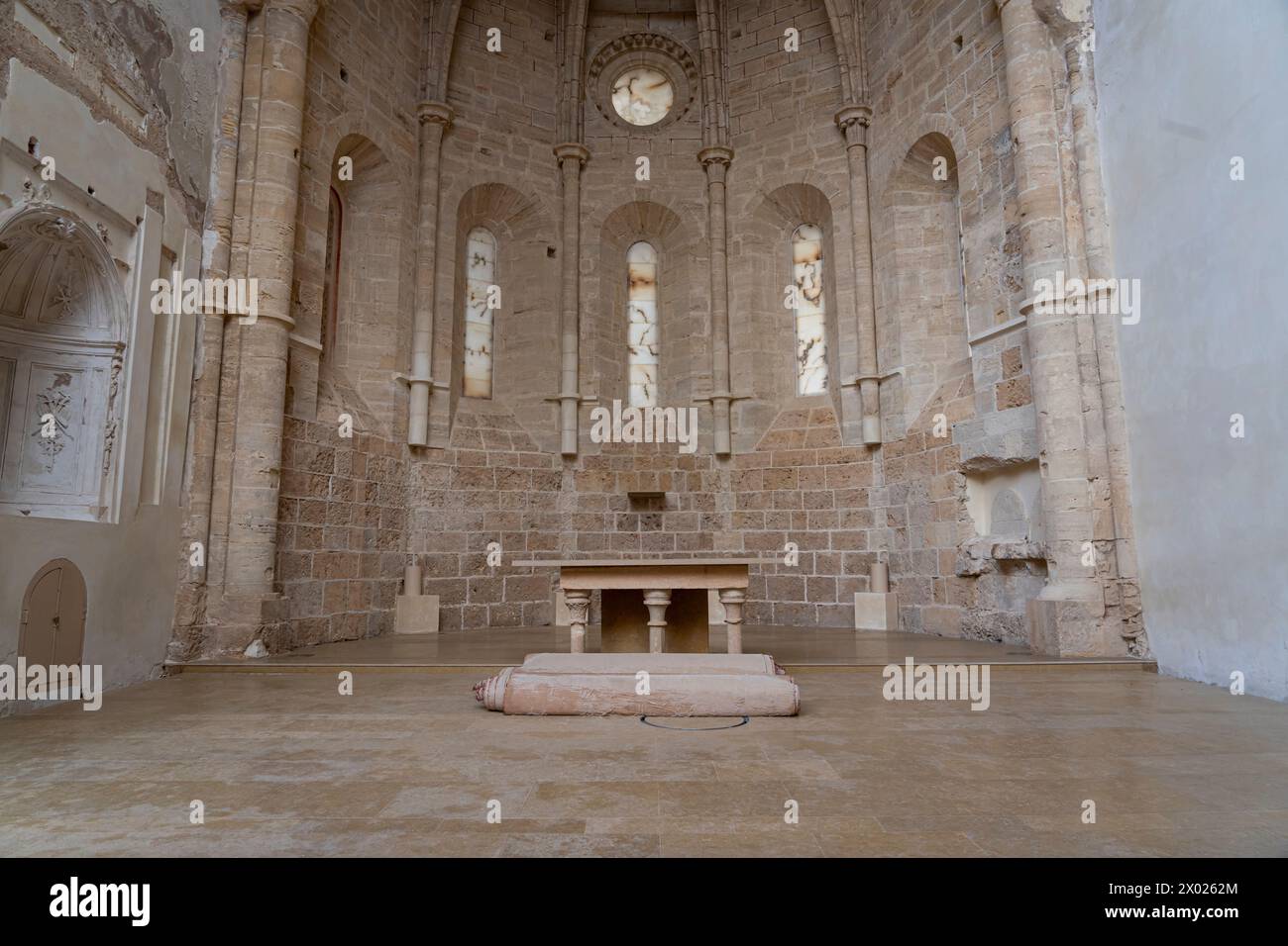 The Gothic apse and remains of an altar in the Monasterio de Piedra ...