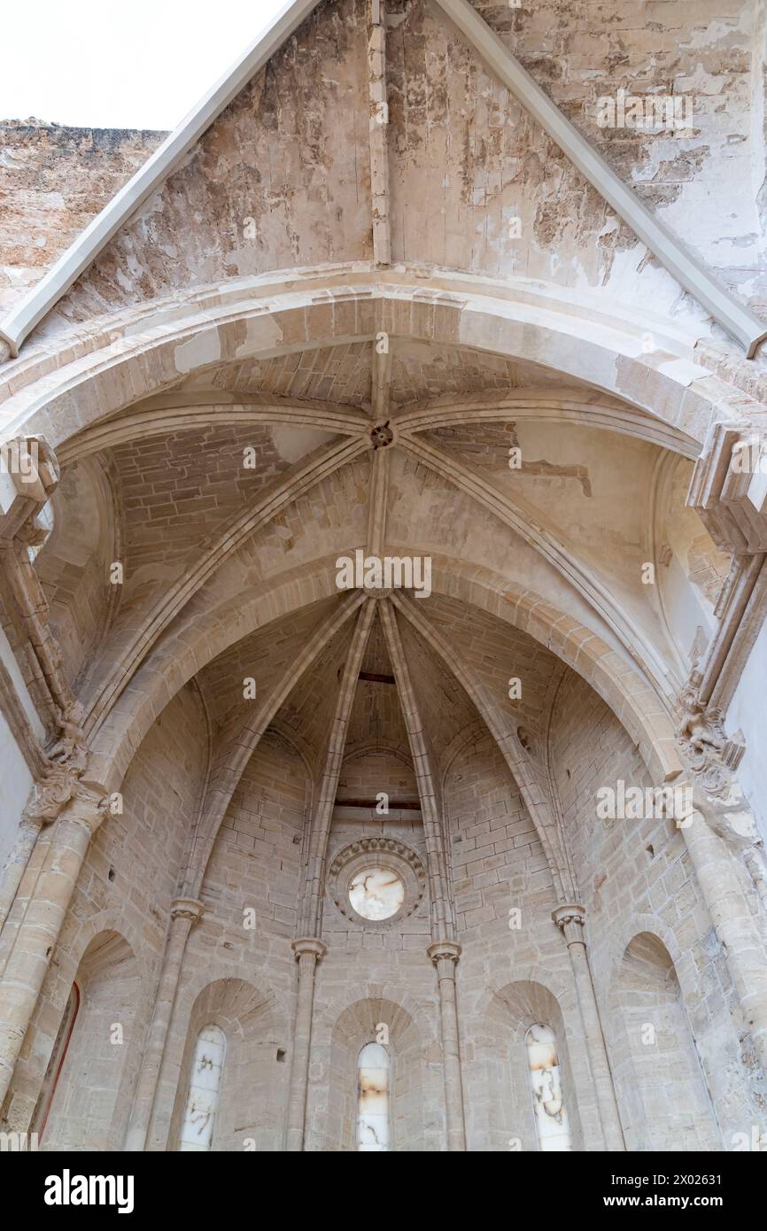 The Gothic apse and remains of an altar in the Monasterio de Piedra ...
