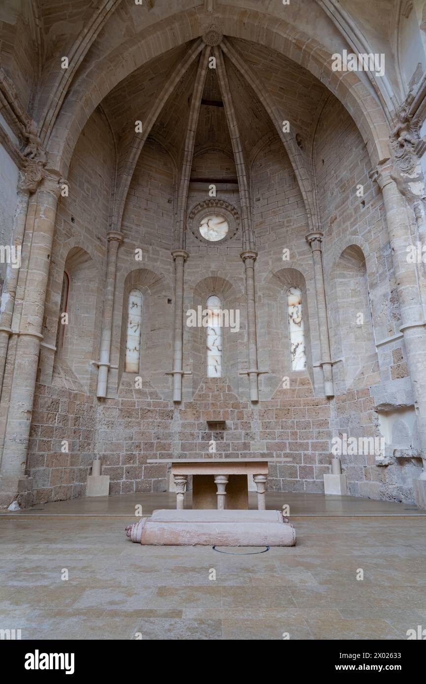 The Gothic apse and remains of an altar in the Monasterio de Piedra ...