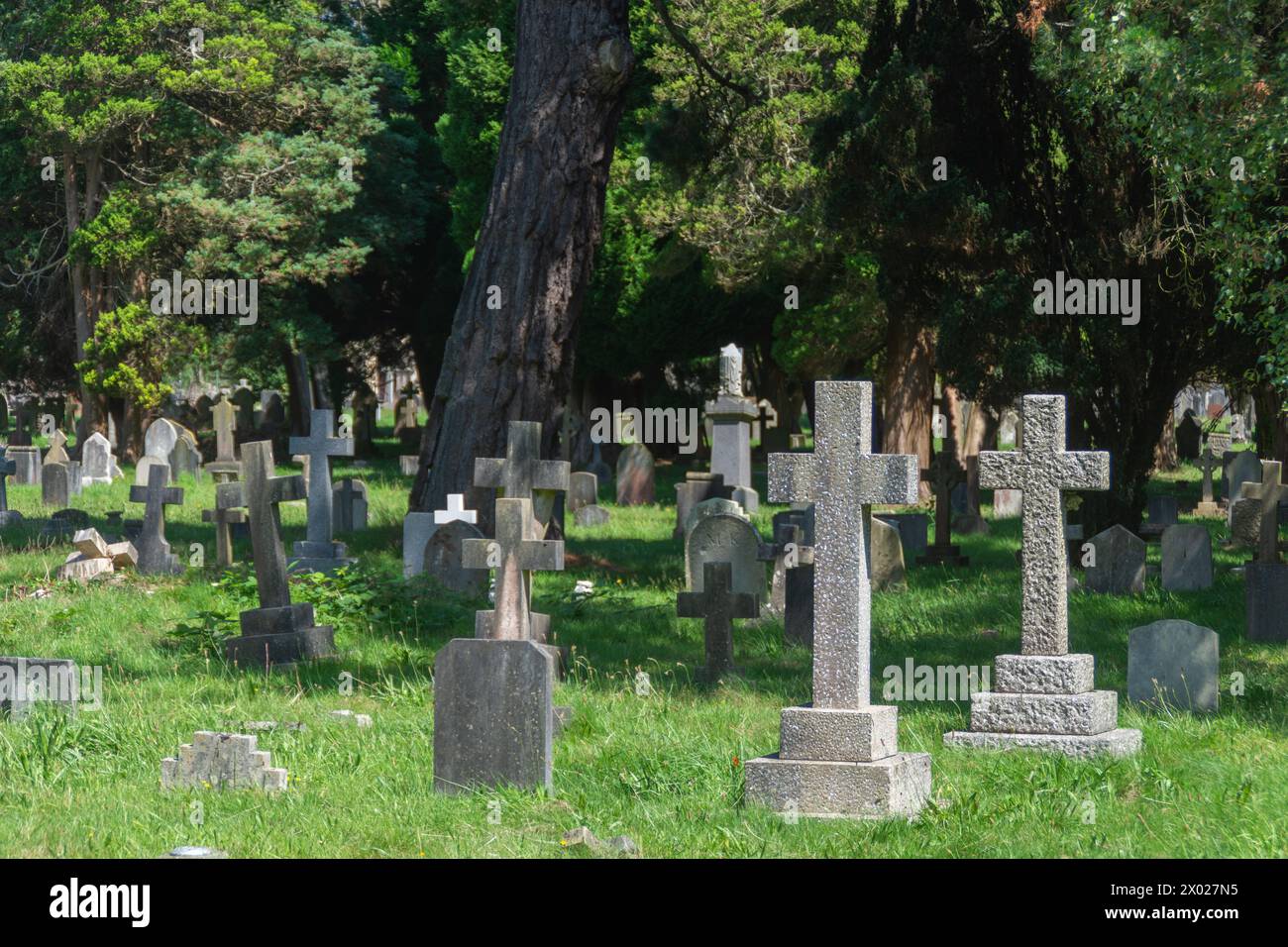 Wimborne road cemetery hi-res stock photography and images - Alamy