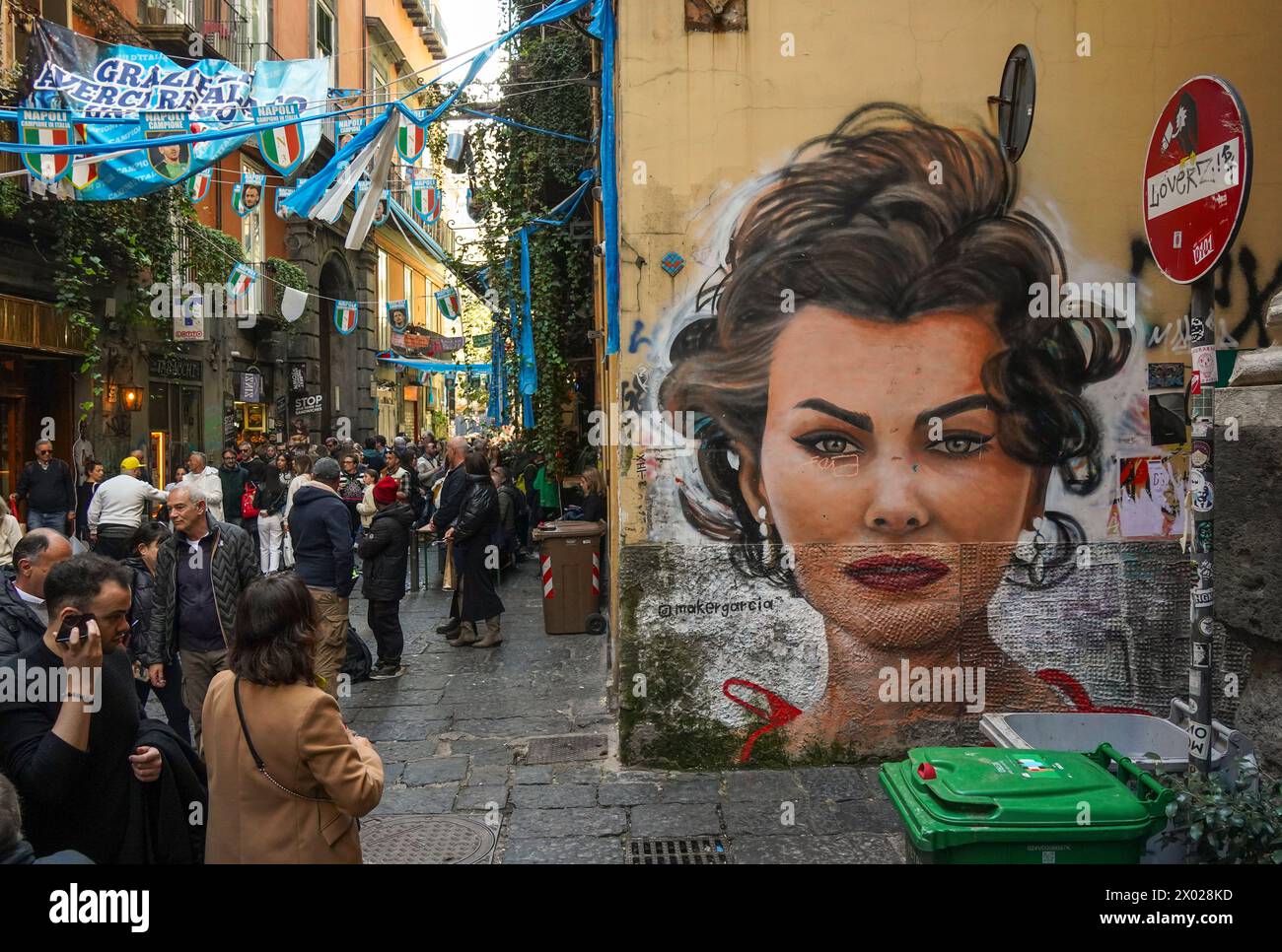Wall painting of Sofia Loren, street view in Naples, Italy Stock Photo - Alamy