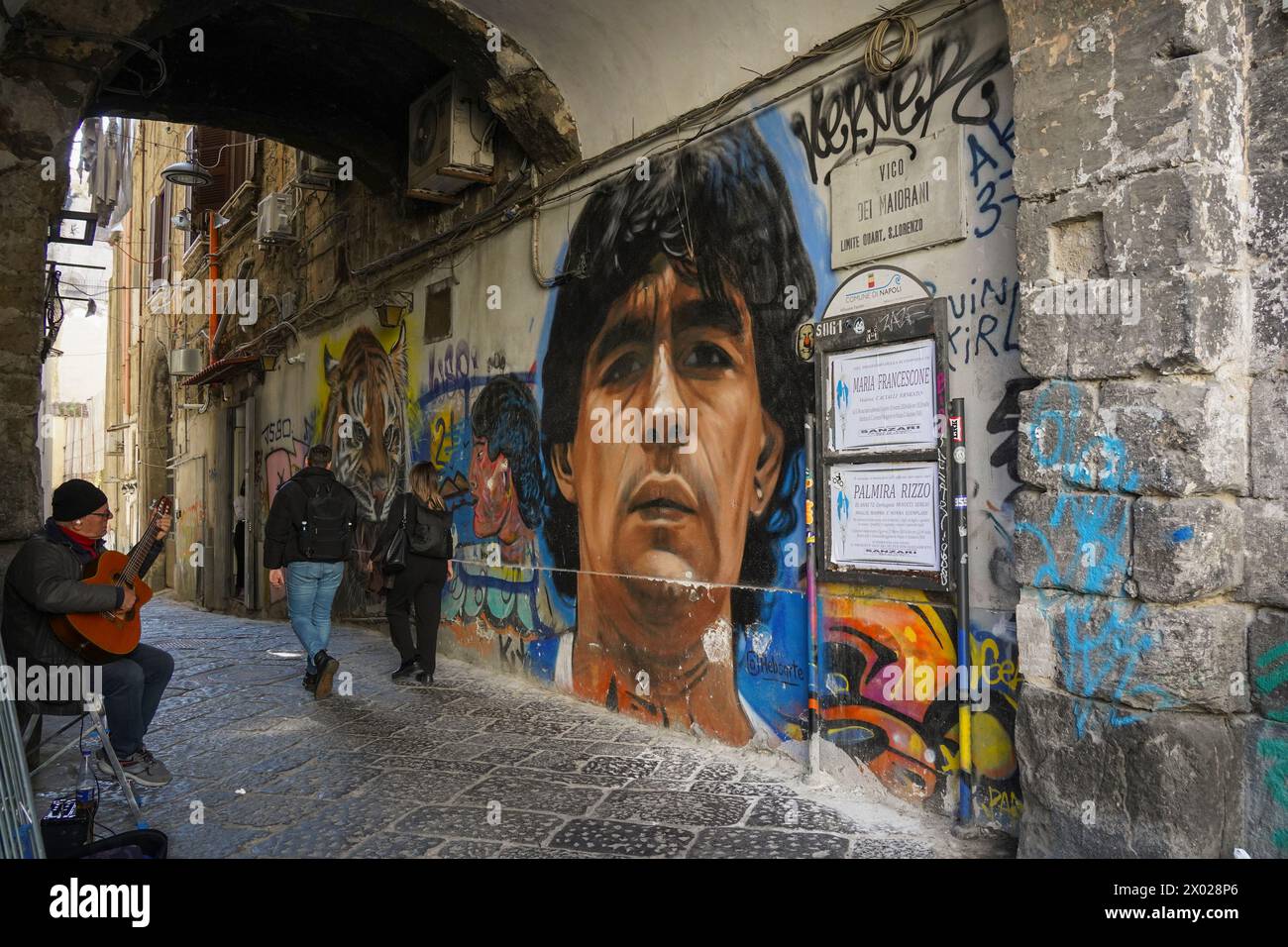 Diego maradona napoli playing hi-res stock photography and images - Alamy
