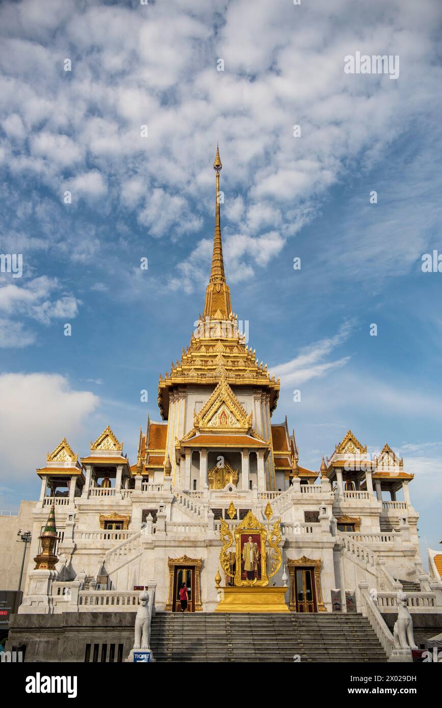 the Wat Traimit Withayaram Worawihan in China Town in the city of ...