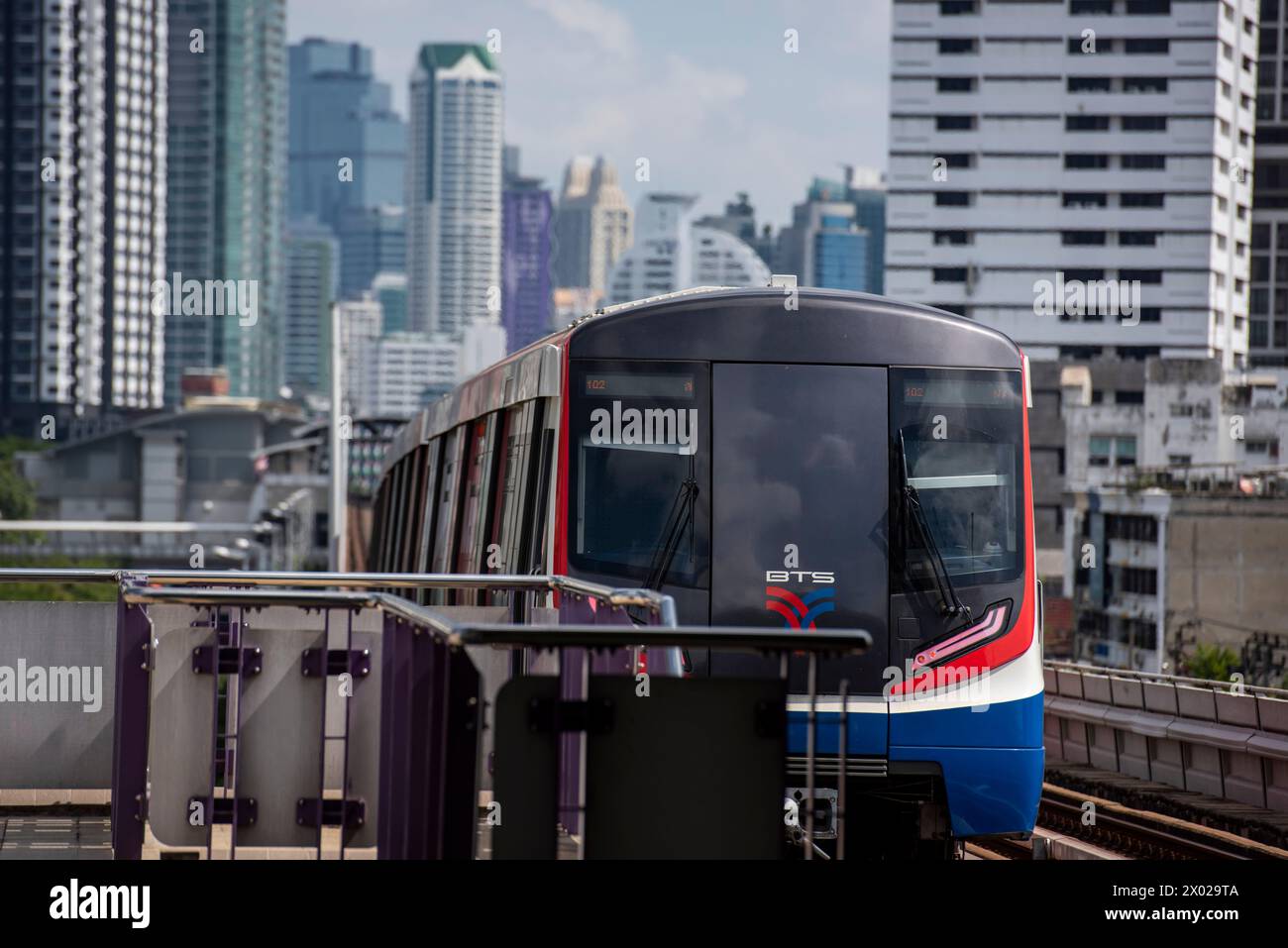 a Train of skytrain or Metro in Thonburi in the city of Bangkok in ...