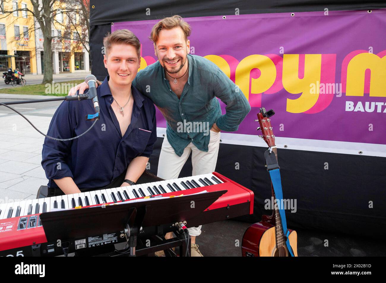 Justin Lehmann-Friese und Felix Räuber live beim ersten Happy Monday - Wjesola pondzela auf dem ...