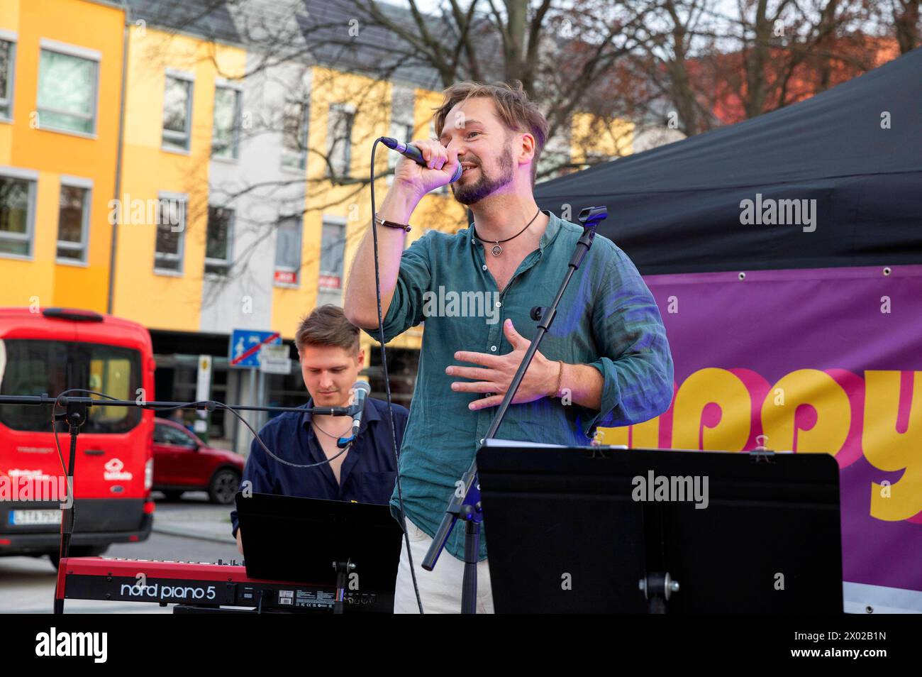 Justin Lehmann-Friese und Felix Räuber live beim ersten Happy Monday - Wjesola pondzela auf dem ...