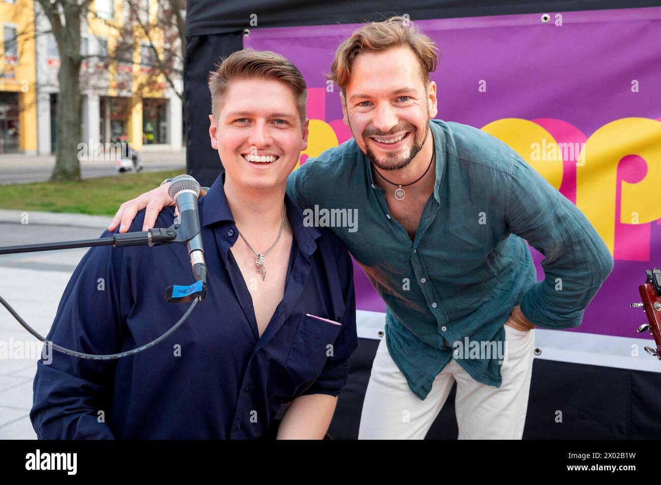 Justin Lehmann-Friese und Felix Räuber live beim ersten Happy Monday - Wjesola pondzela auf dem ...