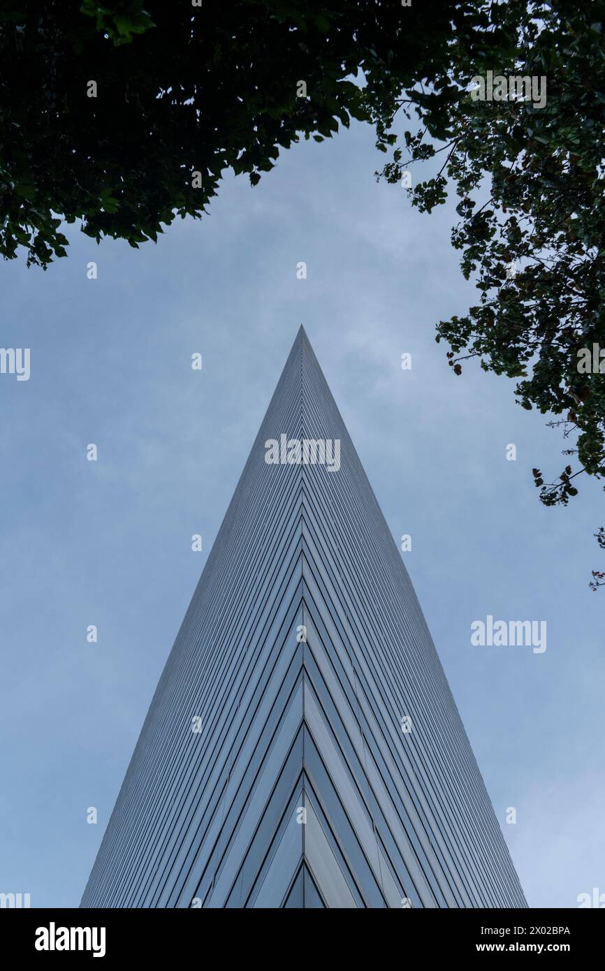 Modern architecture in asia hi-res stock photography and images - Alamy