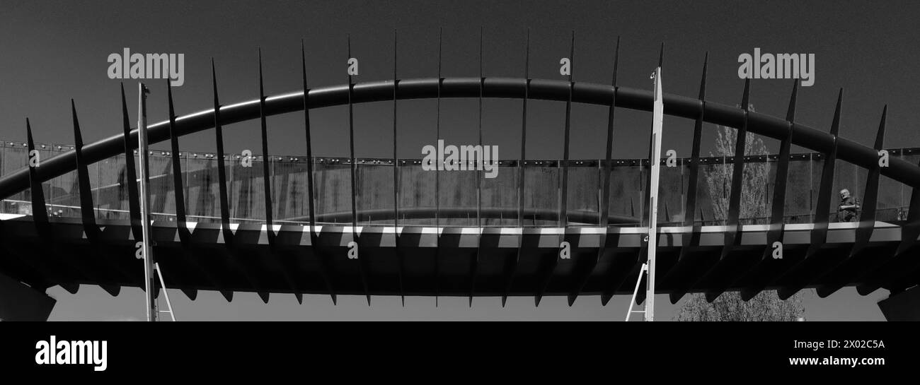 The Brayford Wharf Level Crossing Footbridge, Lincoln city ...