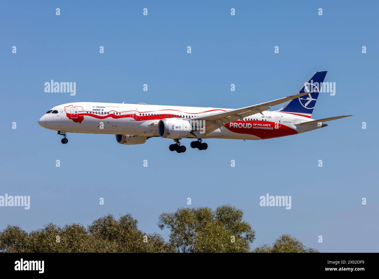 LOT Polish Airlines Boeing 787-9 Dreamliner in the Independence Livery ...