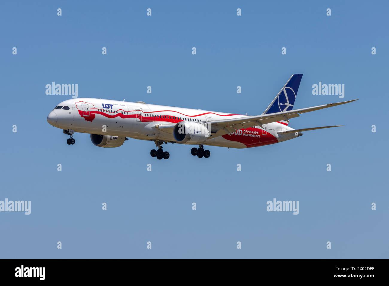 LOT Polish Airlines Boeing 787-9 Dreamliner in the Independence Livery ...