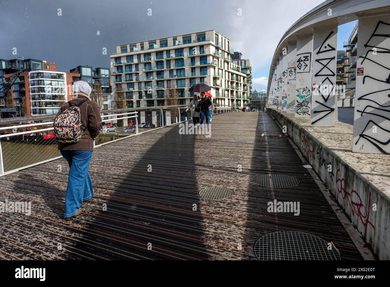 Le pont rue hi-res stock photography and images - Alamy