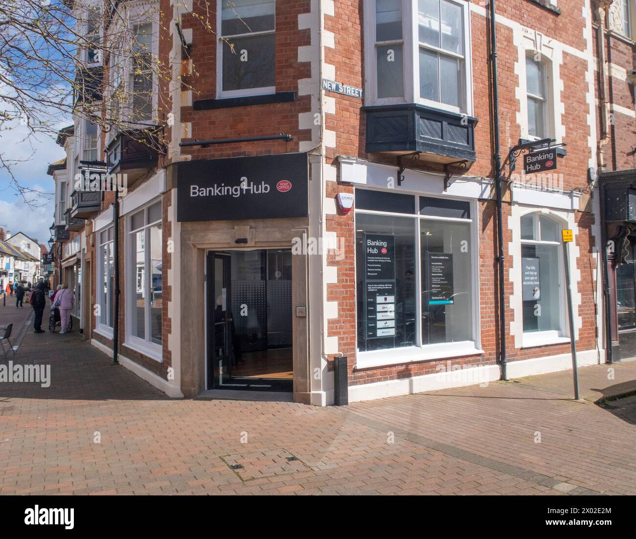 Bank hub and post office hi-res stock photography and images - Alamy