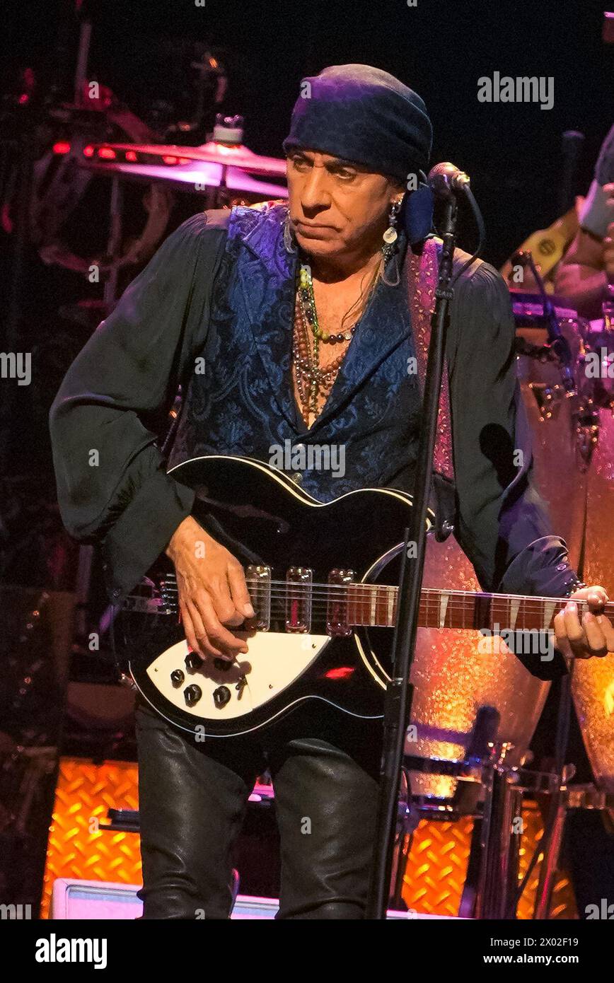 Los Angeles, Ca. 7th Apr, 2024. Steven Van Zandt as Bruce Springsteen ...