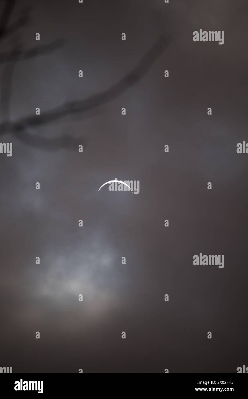 Eclipse phenomenon explanation hi-res stock photography and images - Alamy