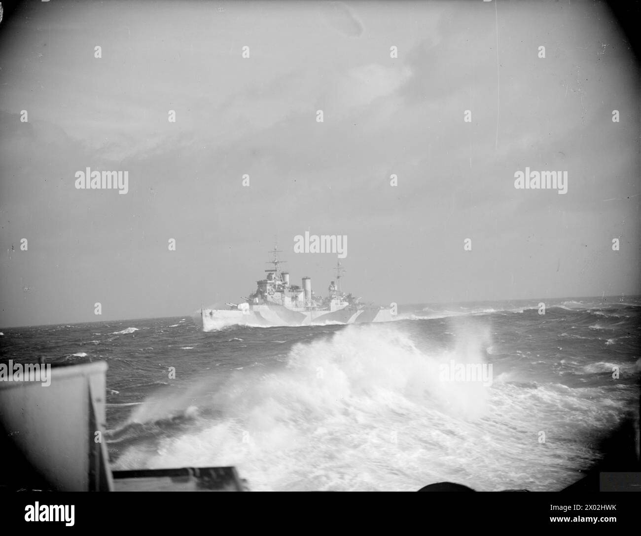 HMS LONDON, BRITISH LONDON CLASS CRUISER, AT SEA. DECEMBER 1943, ON ...