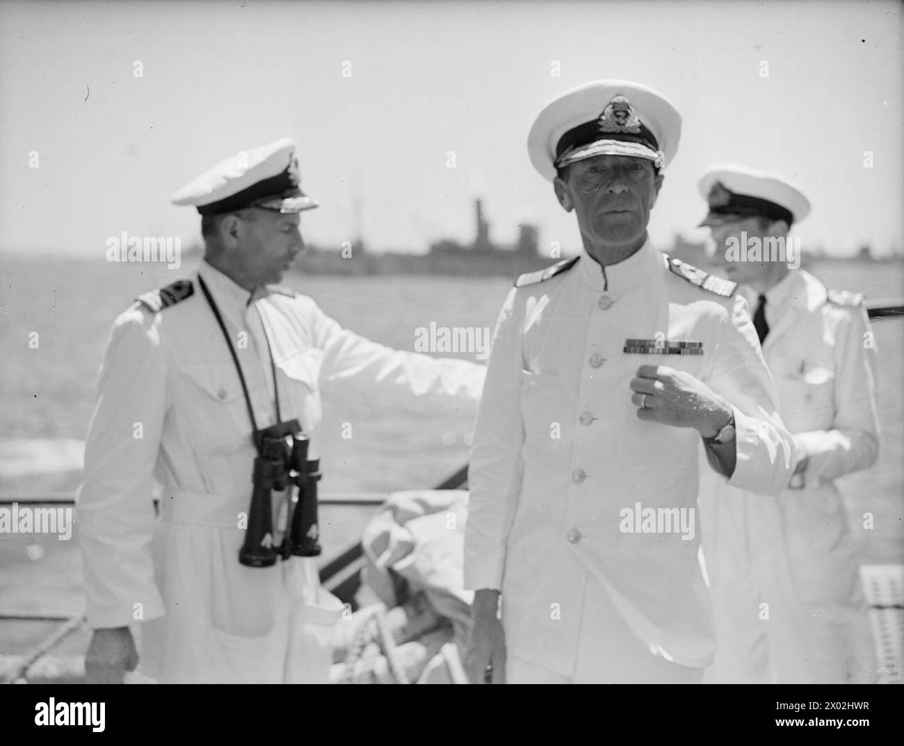 WAR PICTURES OF THE ASSAULT ON SICILY. 10 JULY 1943, ON BOARD HMS ...