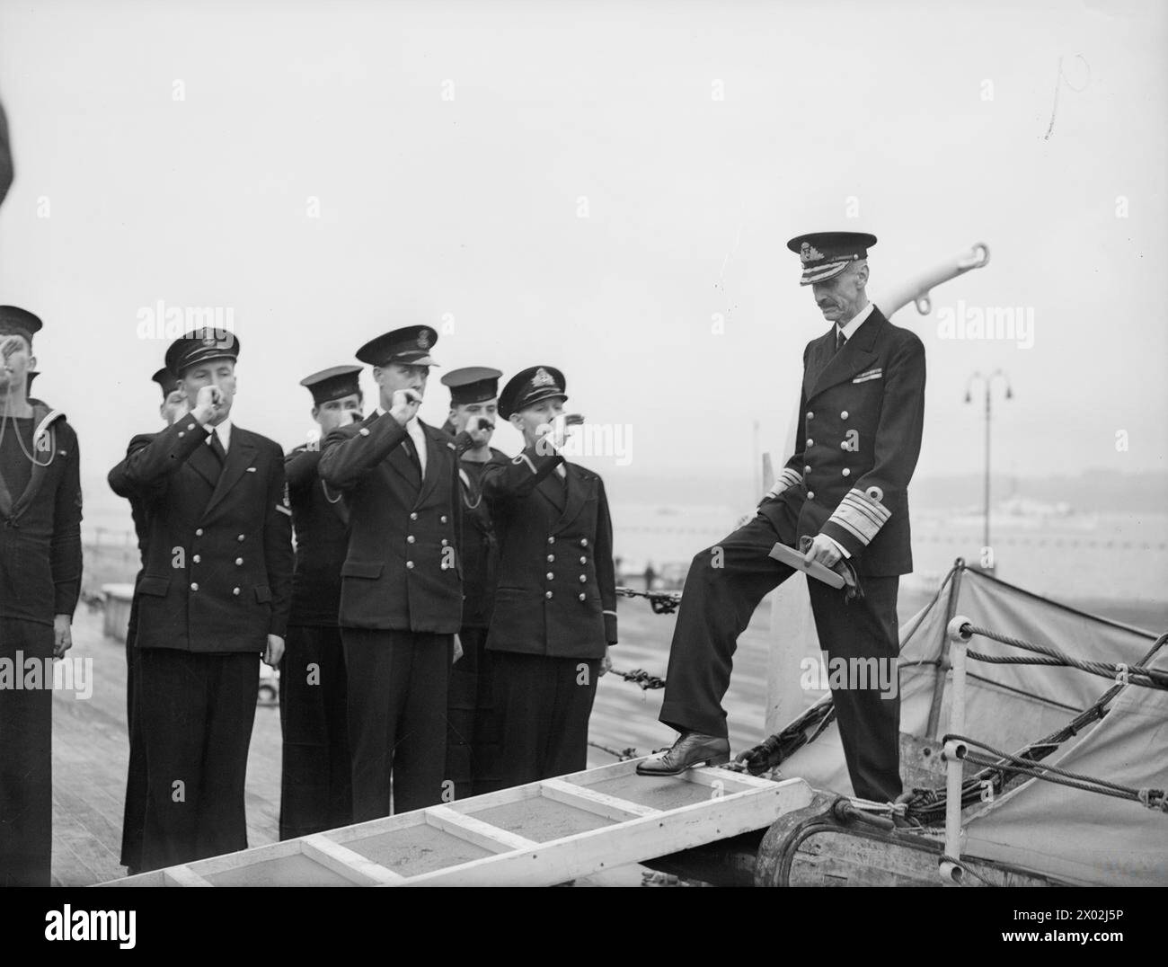 KING HAAKON RETURNS TO NORWAY. 5 JUNE 1945, ROSYTH. KING HAAKON ...