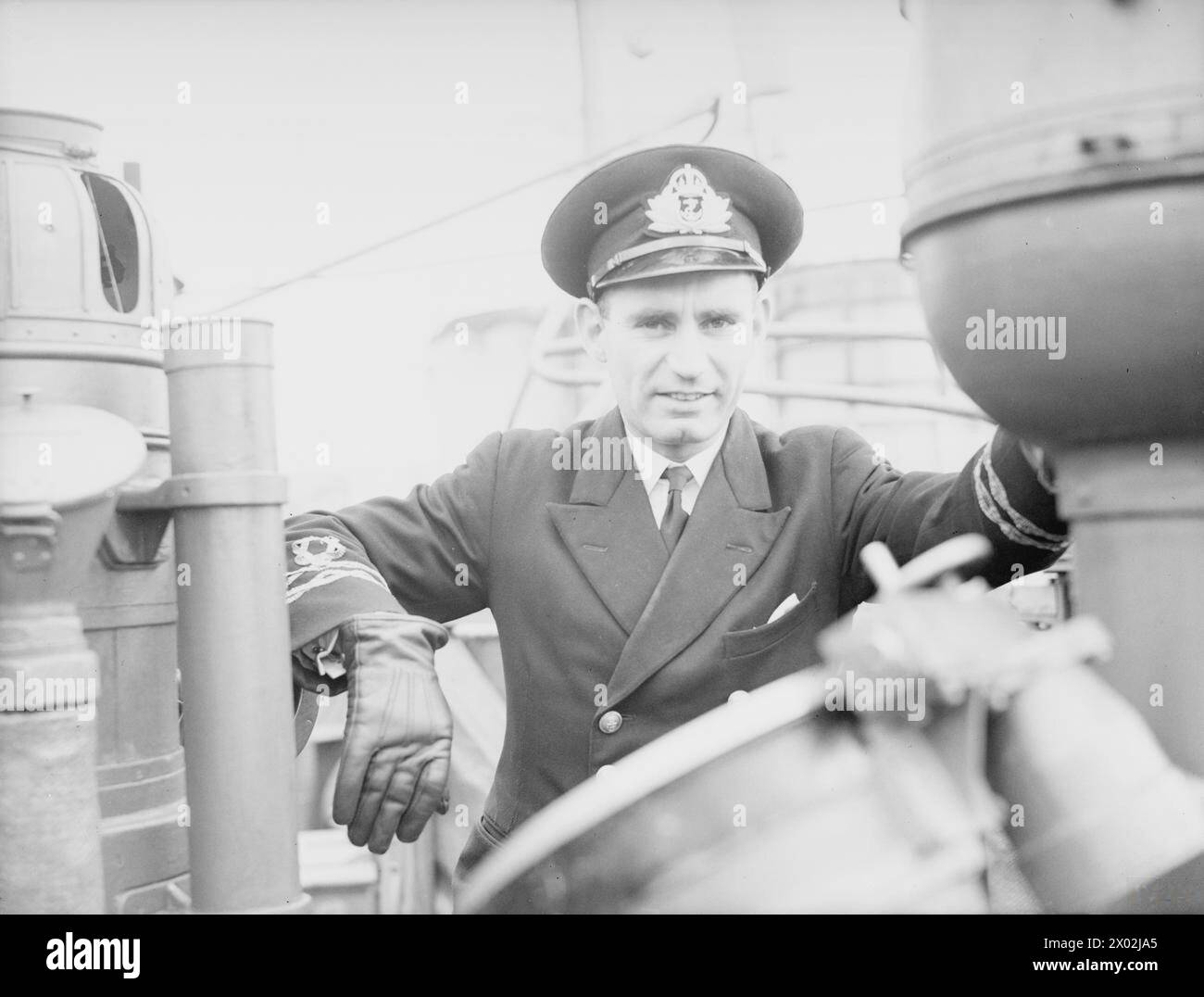 COMMANDING OFFICERS. 15 JUNE 1943, LONDONDERRY. - Lieut G D Fowler, RNR ...