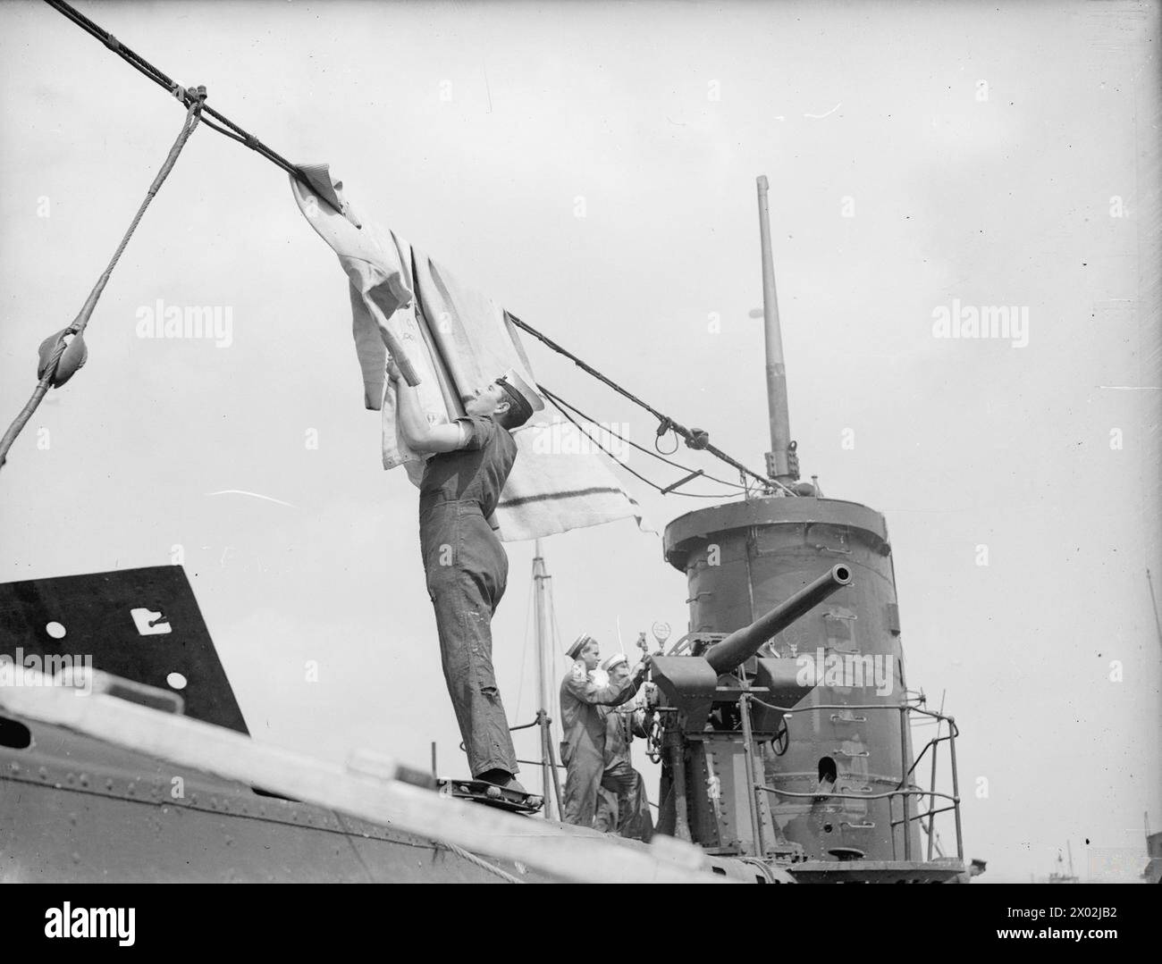 "AT HOME" ABOARD HMS UNBENDING, SUBMARINE THAT "KILLED" 5 AXIS SHIPS ...