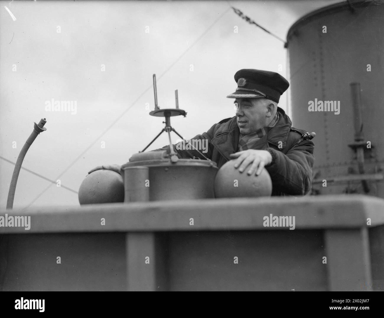 WITH A RESCUE SHIP. 19 TO 22 FEBRUARY 1943, IN THE CLYDE, OFF GREENOCK ...