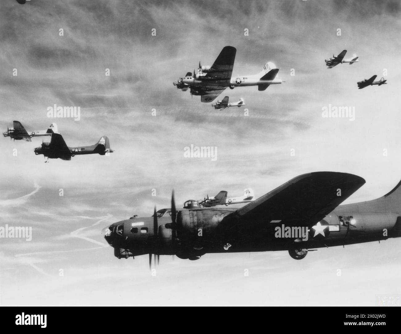 UNITED STATES EIGHTH AIR FORCE IN BRITAIN, 1942-1945 - B-17 Flying ...