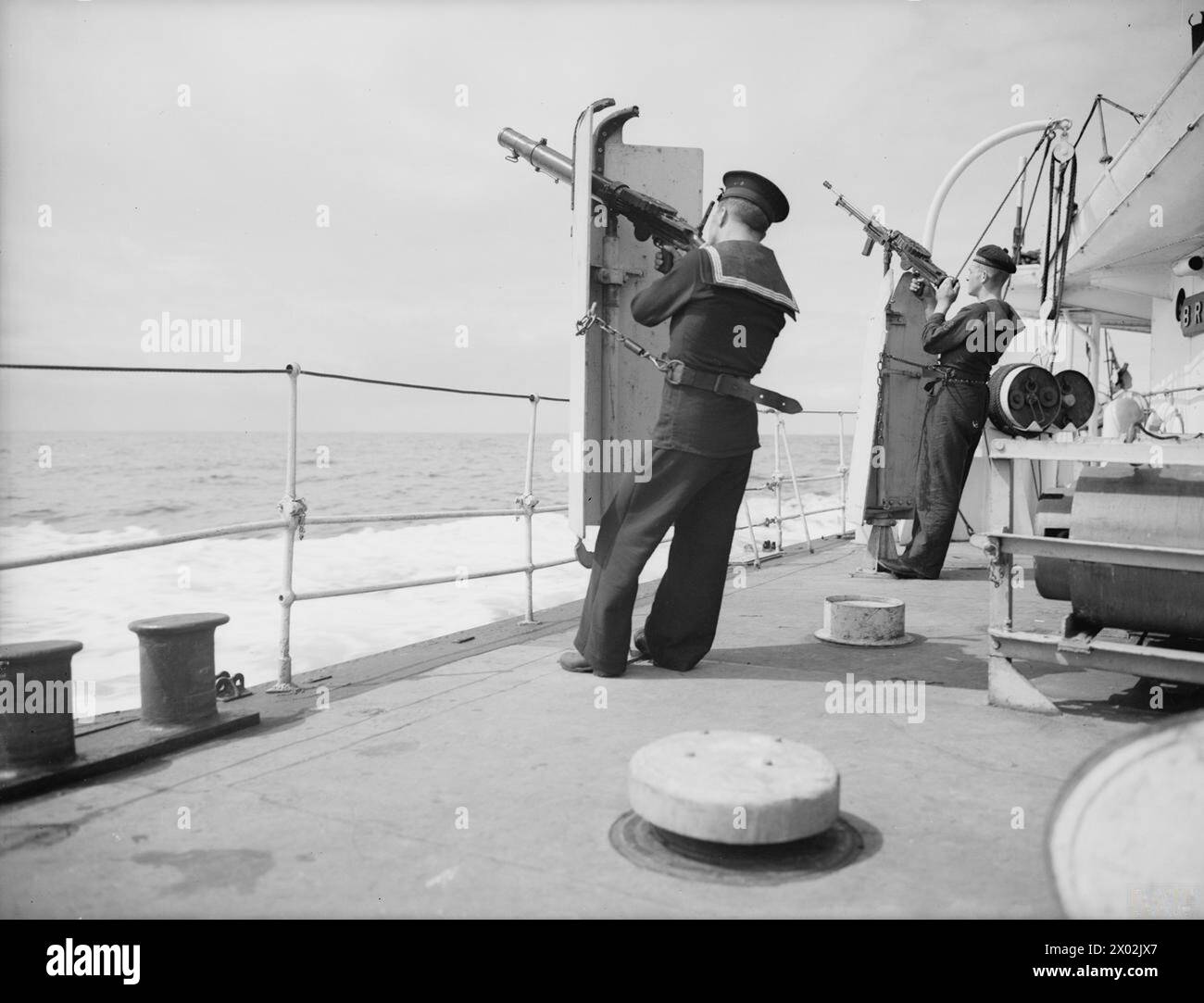 ON BOARD THE ESCORTING DESTROYER HMS BROKE AT SEA. JULY 1941, IN THE WESTERN APPROACHES. - A ...