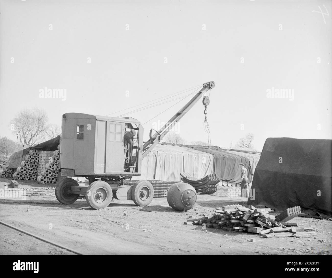 Mobile crane support hi-res stock photography and images - Alamy