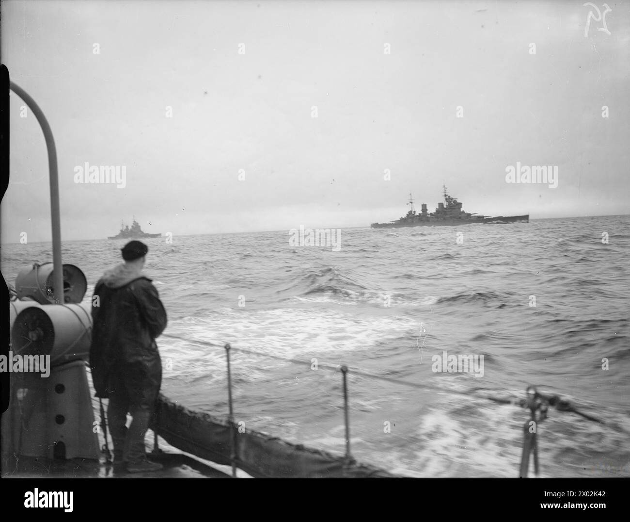HM SHIPS CARRYING OUT BATTLE PRACTICE AT SEA. SEPTEMBER 1941, ON BOARD ...