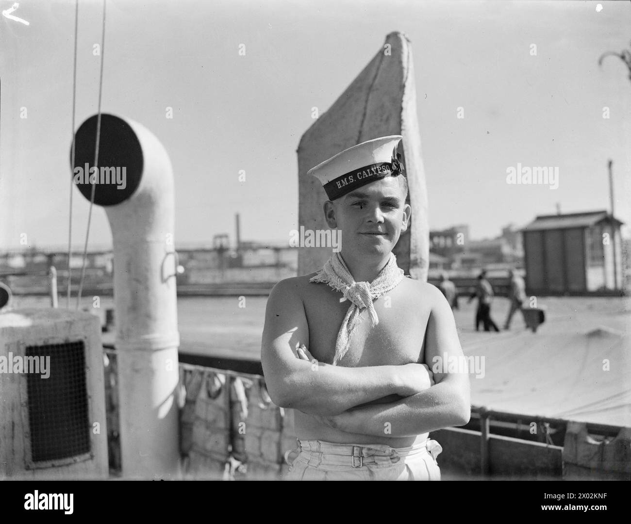 MINESWEEPING ON THE MEDITERRANEAN WAR ROUTES. 18 DECEMBER 1942, ABOARD ...
