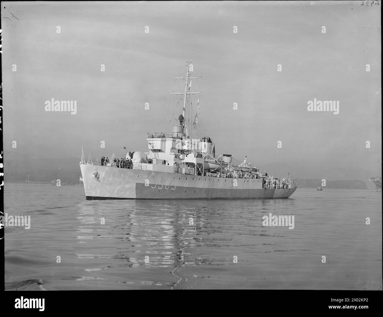 HMS WAVE - Underway Wave Stock Photo - Alamy
