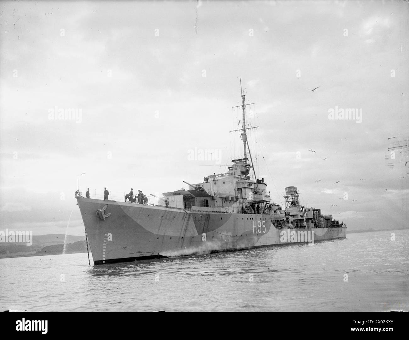 HMS ROEBUCK, INTERMEDIATE DESTROYER. 2 AUGUST 1943, GREENOCK Stock ...
