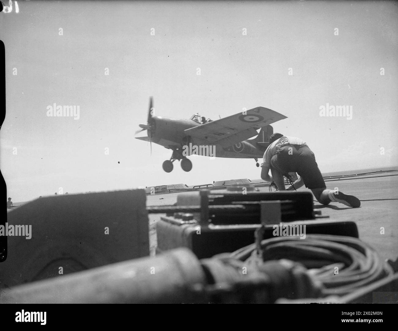THE ROYAL NAVY DURING THE SECOND WORLD WAR - The Flight Deck Officer ...
