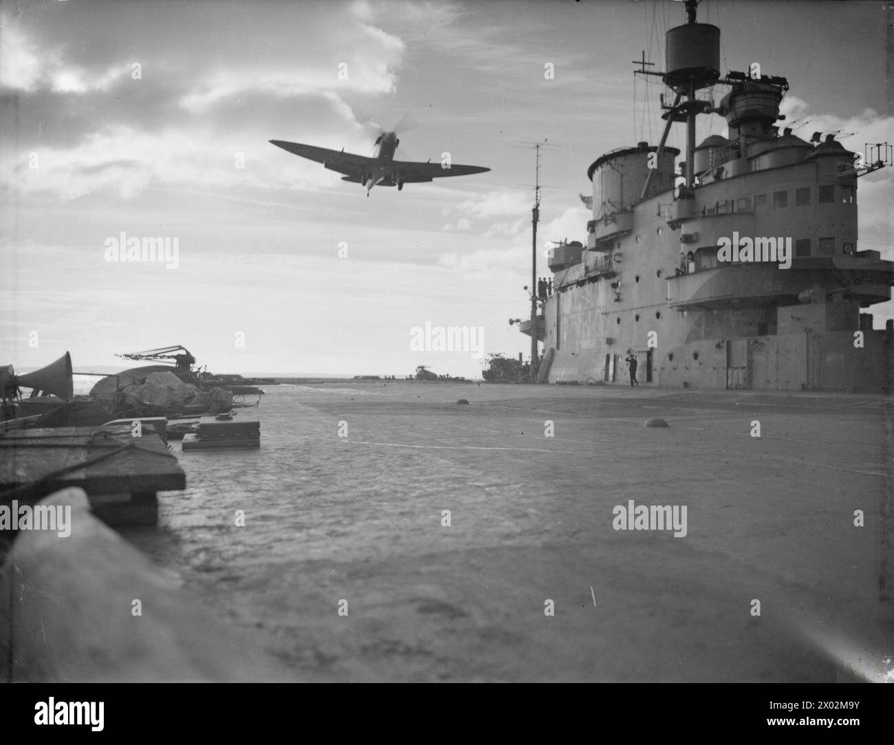 Hms victorious 1942 hi-res stock photography and images - Alamy