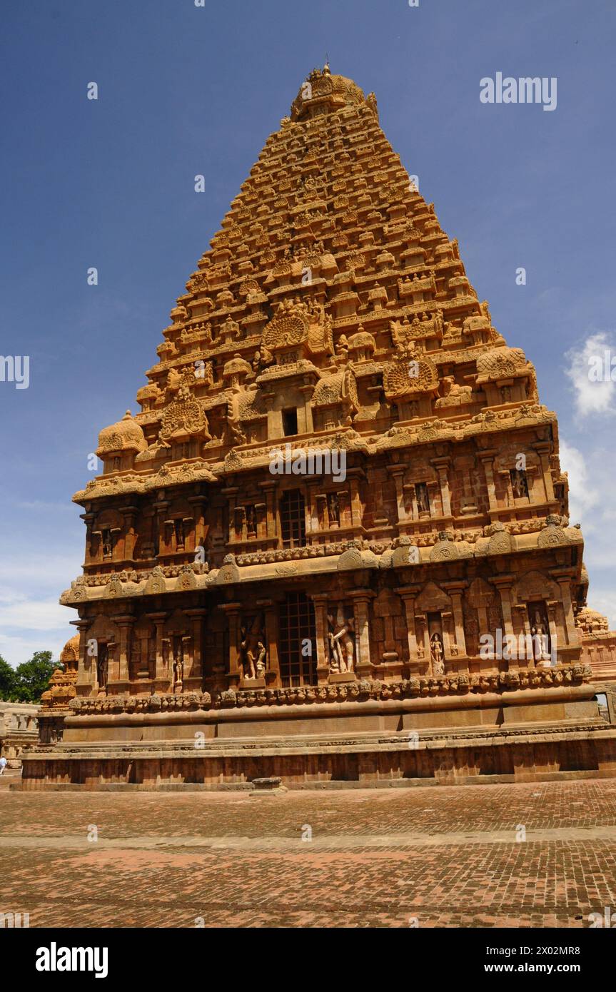 Vimana, Brihadeeswarar (Brihadisvara) Hindu Chola temple, Thanjavur ...