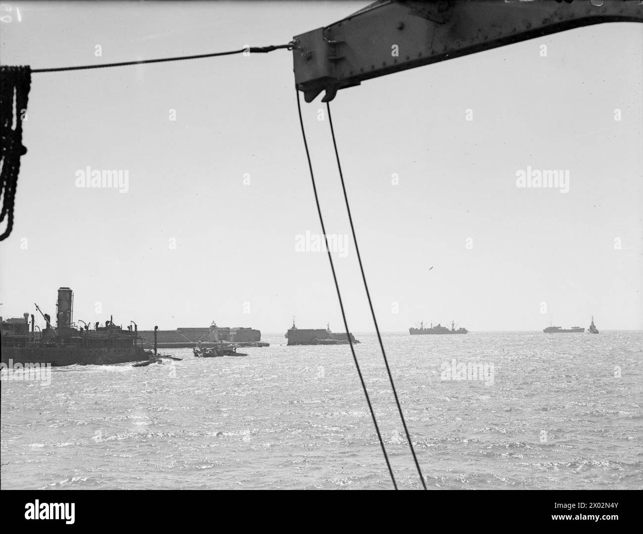 ROYAL NAVY GETS PORT OF ROME GOING AGAIN. 14 AND 15 JUNE 1944 ...