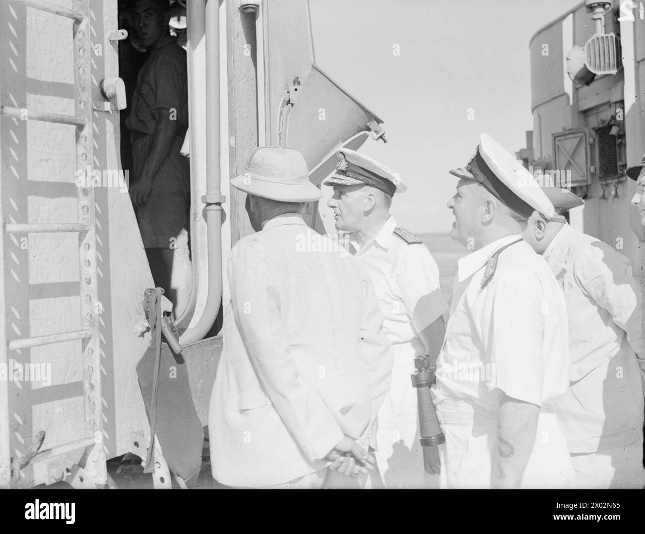 HMS CEYLON VISITS COLOMBO. 5 JANUARY 1944. THE COLONY CLASS CRUISER HMS ...