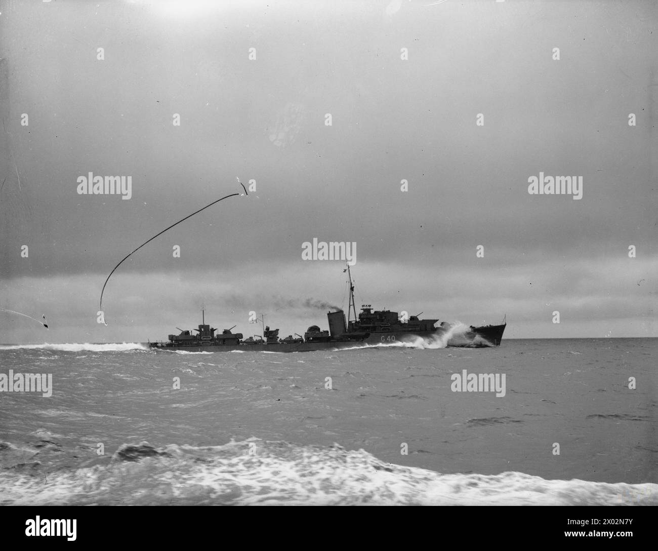 HMS LIVELY, BRITISH L CLASS DESTROYER, AT SPEED. JULY 1941. Royal Navy ...