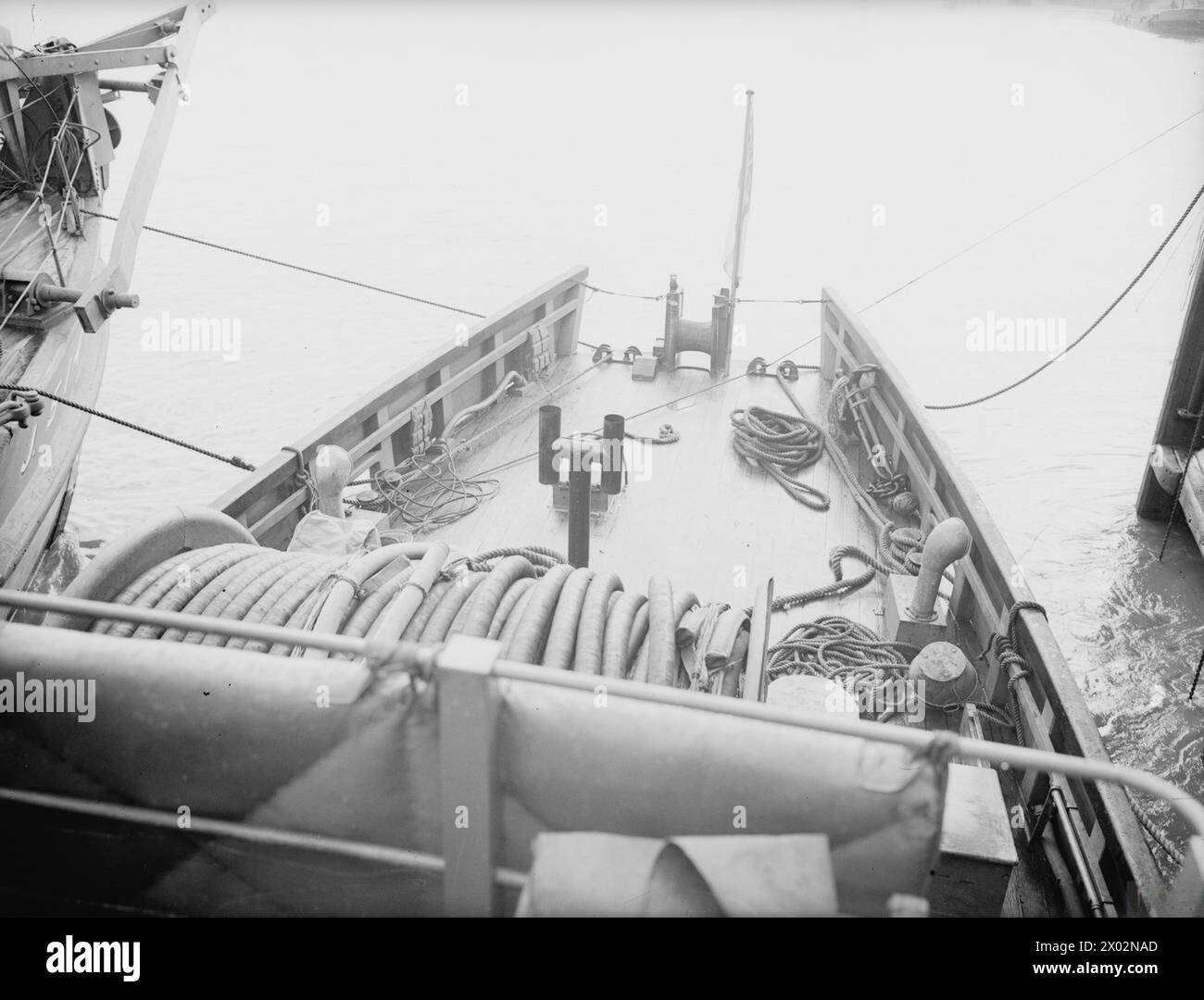 MINESWEEPERS. 18 MARCH 1942, GRAVESEND. ON BOARD BRITISH MOTOR ...
