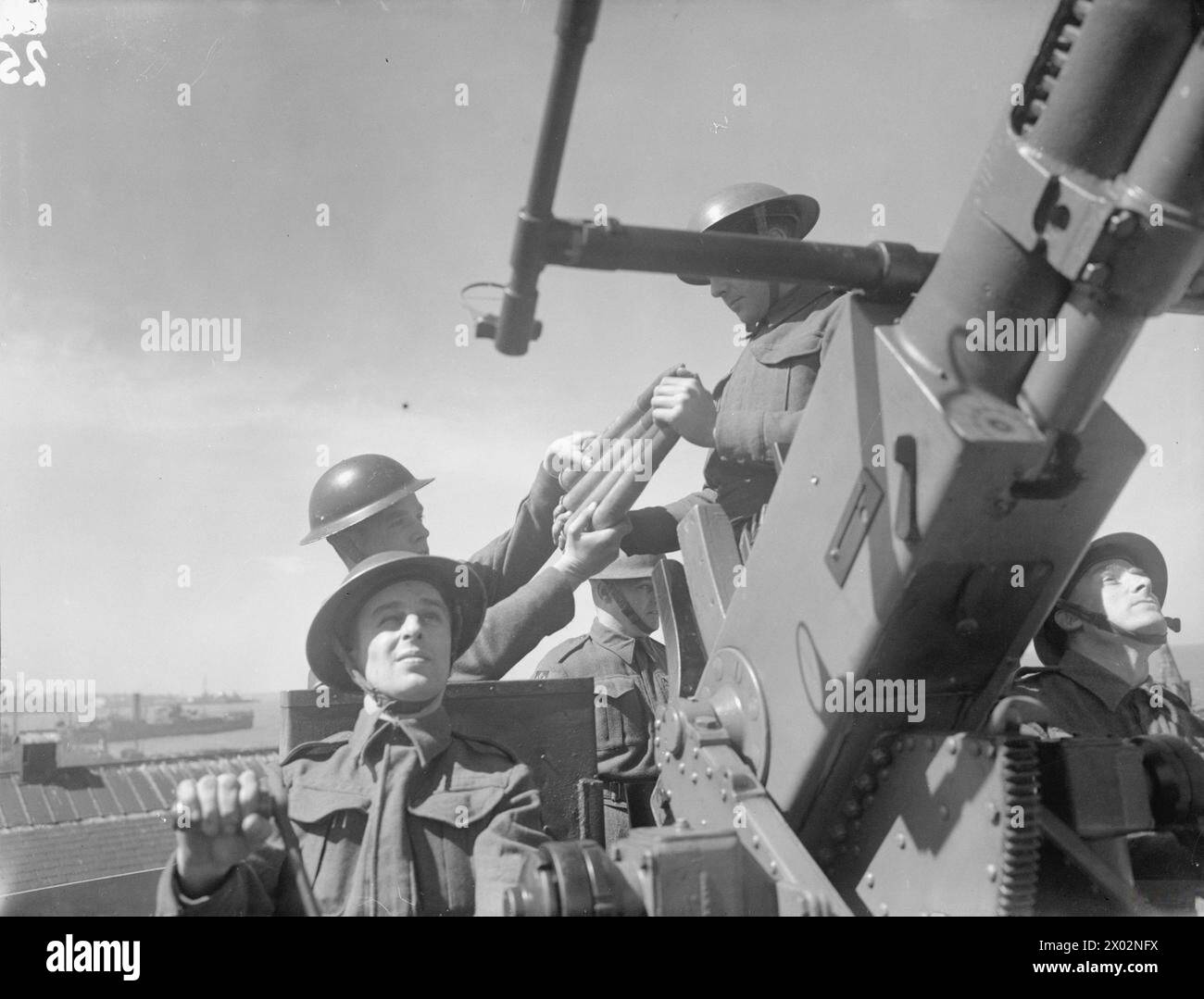MARITIME ROYAL ARTILLERY - GUNNERS OF THE SEVEN SEAS (D E M S). 22 ...
