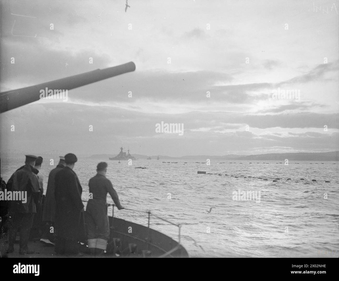 ON BOARD THE DESTROYER HMS JAVELIN. AUGUST 1940, IN THE FIRTH OF FORTH ...