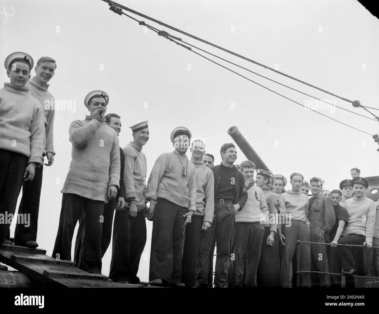HM SUBMARINE SERAPH HOME AFTER 13 BUSY MONTHS. 24 DECEMBER 1943 ...