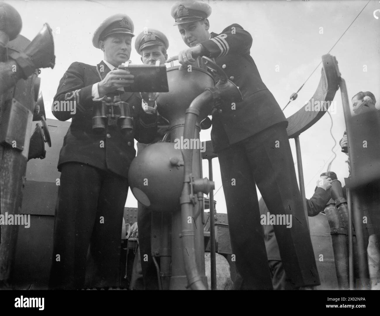 GREEK DESTROYERMEN FIGHTING THE AXIS IN THE MEDITERRANEAN. 29 FEBRUARY ...