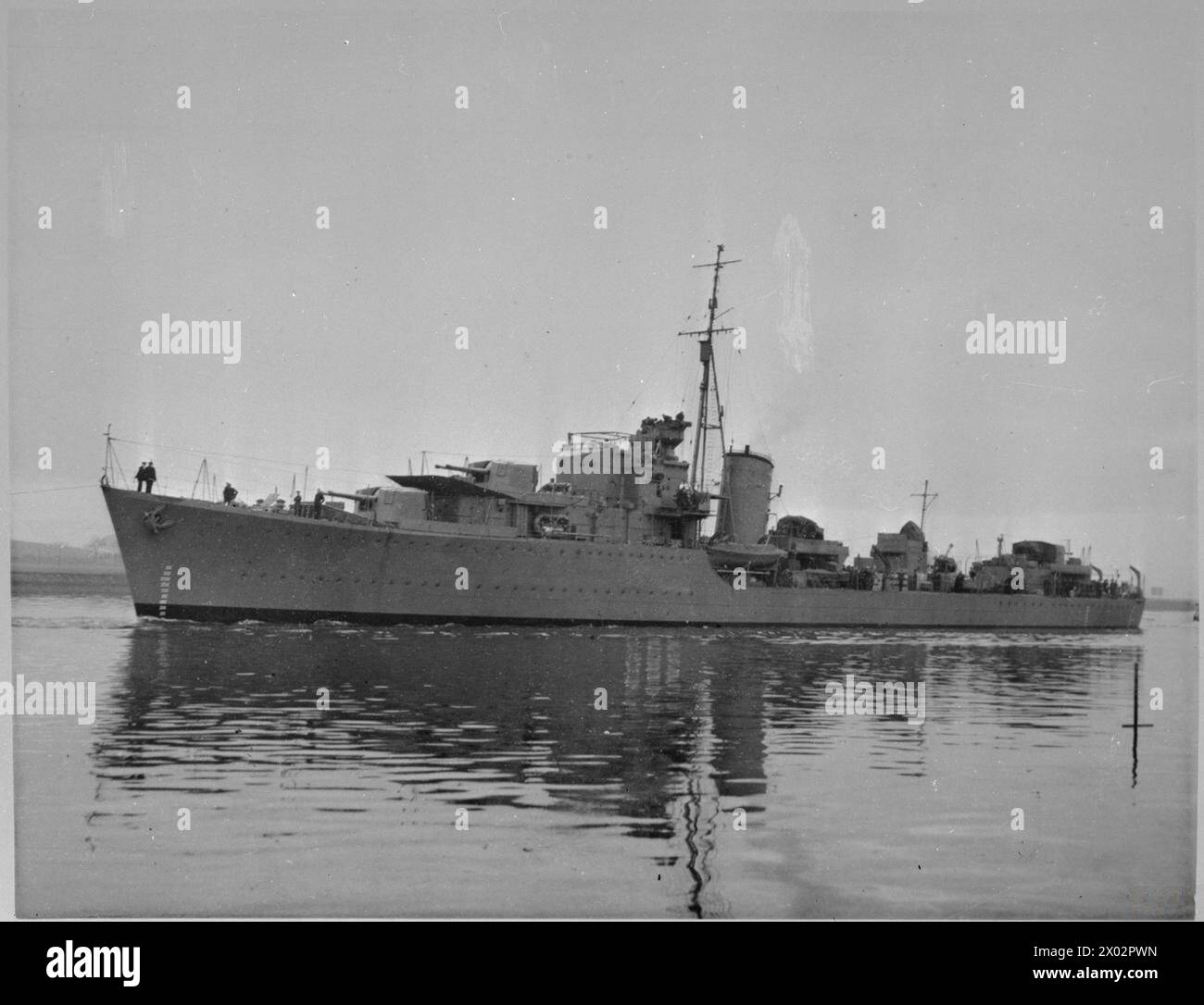 HMS NOBLE - Underway , NOBLE (ex PIORUN, ex NERISSA Stock Photo - Alamy